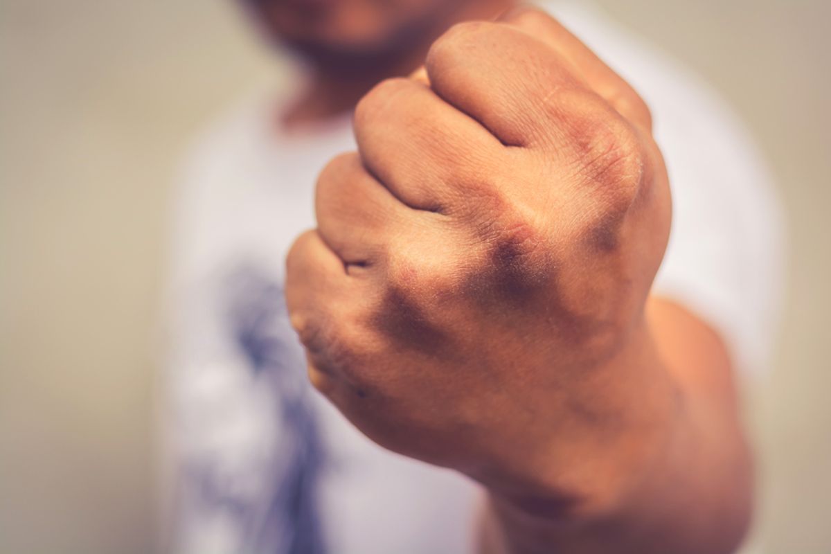 Security guard punched in the face after reminding shopper to wear mask ...