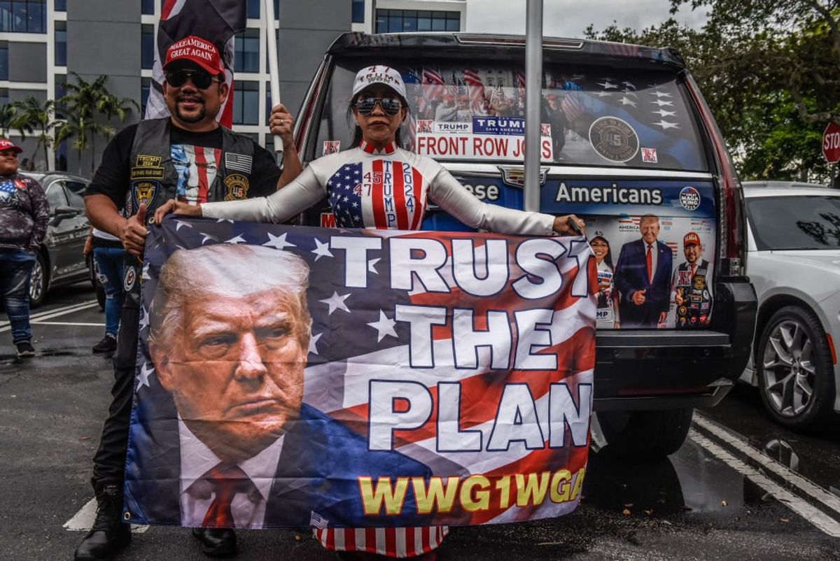 Georgia judge takes a shot at Trump for grifting his followers after ...