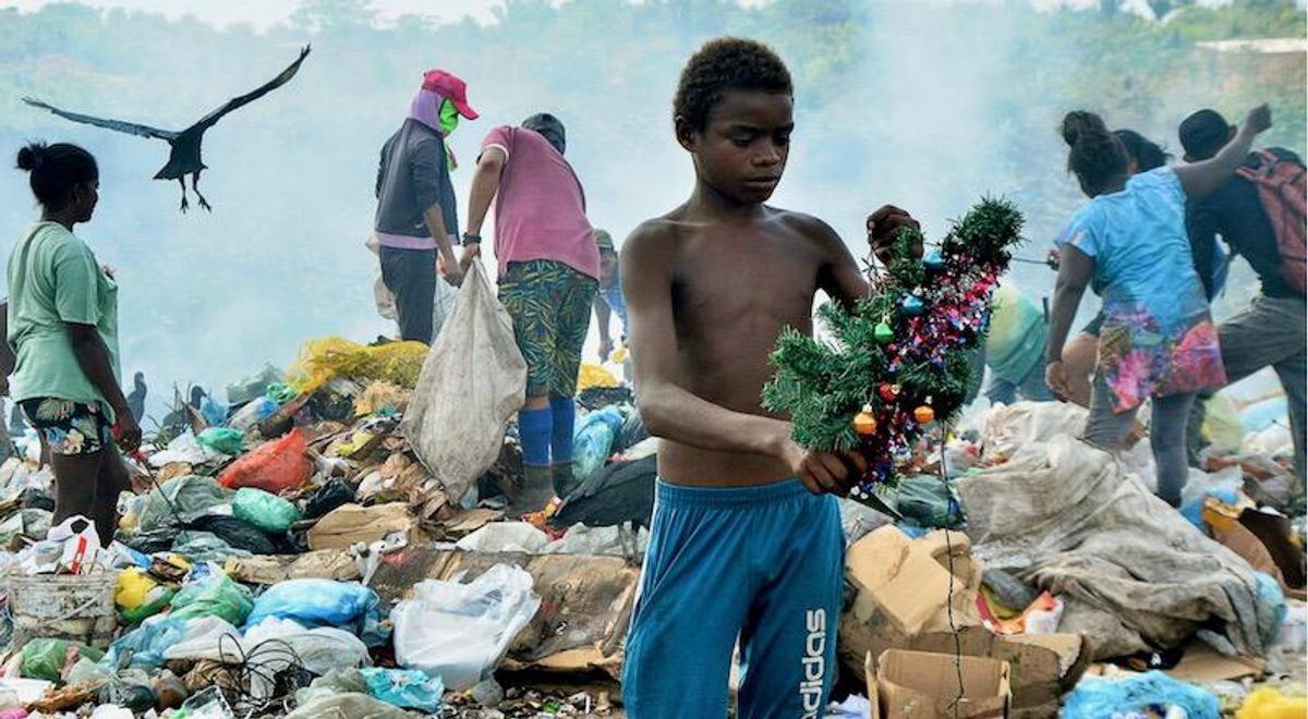 Viral photo changes Brazil trash-pickers' lives - Raw Story
