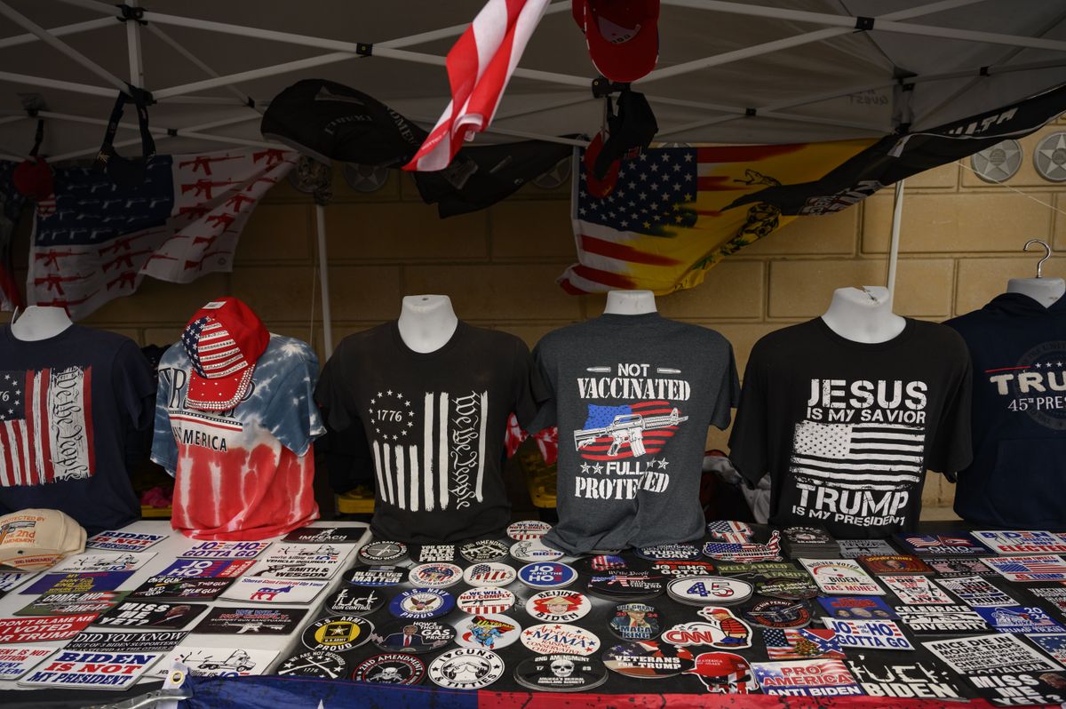 'I'm voting for a felon': Trump fans flaunt new slogan at Wisconsin ...