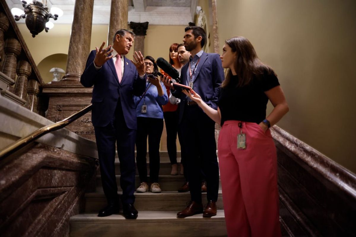 Joe Manchin 'not ruling anything out' when asked about 2024 third-party ...