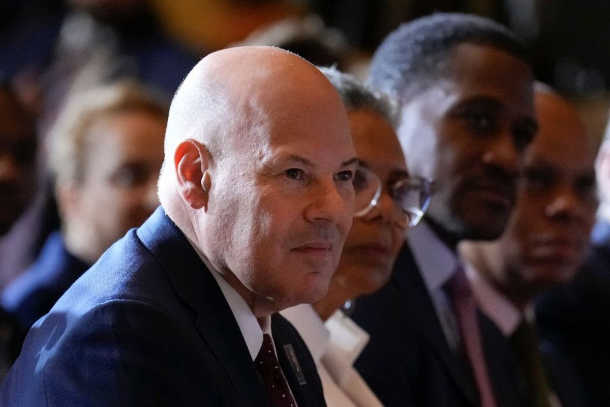 'I don’t think you’re fit for this job': GA senator gives USPS chief ...
