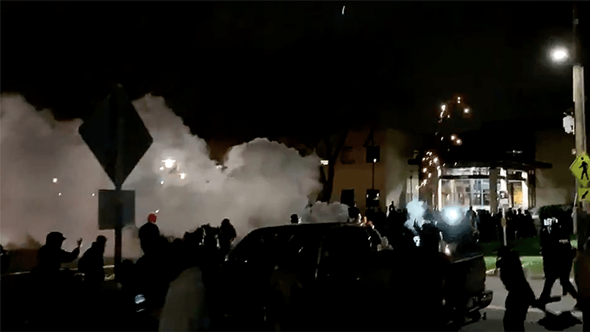'Feels like we at war': Minnesota cops use gas and flash bangs against ...