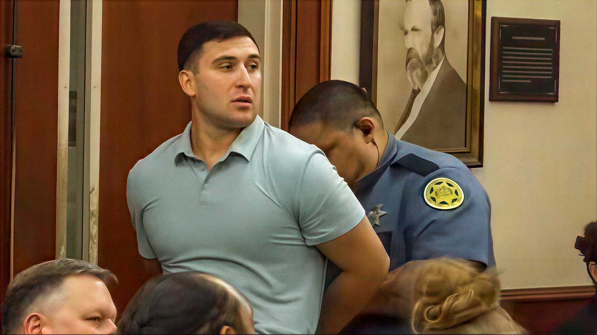 Notorious MAGA influencer gets max jail sentence for contempt of court ...
