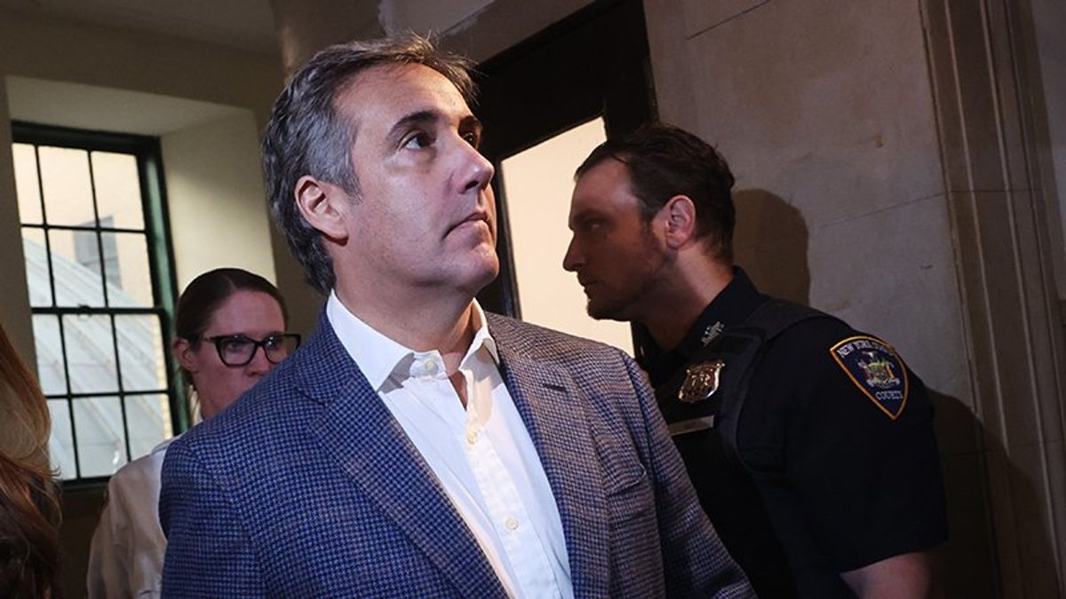 'Historic': Ex-White House lawyer believes Cohen is immune to Trump's ...