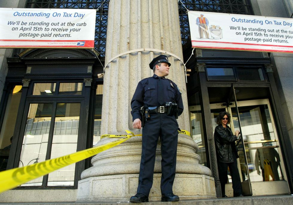Chicago letter carriers face bullets and beatings while postal service ...