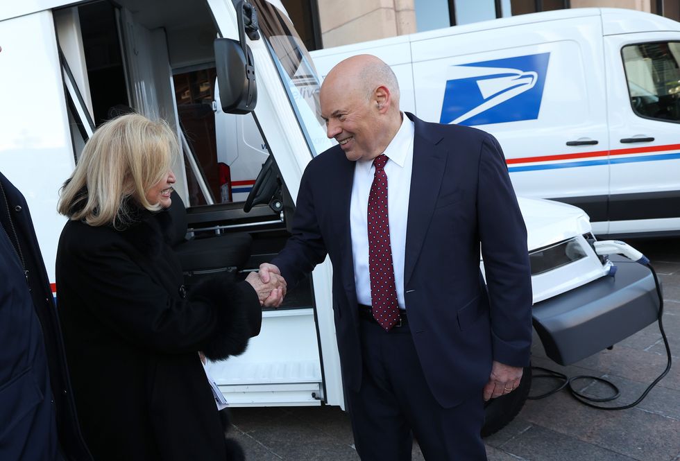 Chicago letter carriers face bullets and beatings while postal service ...