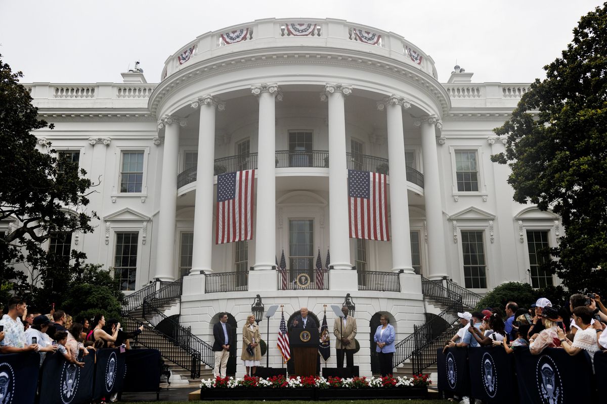 'Everyone is miserable': White House insiders describe staffers ...