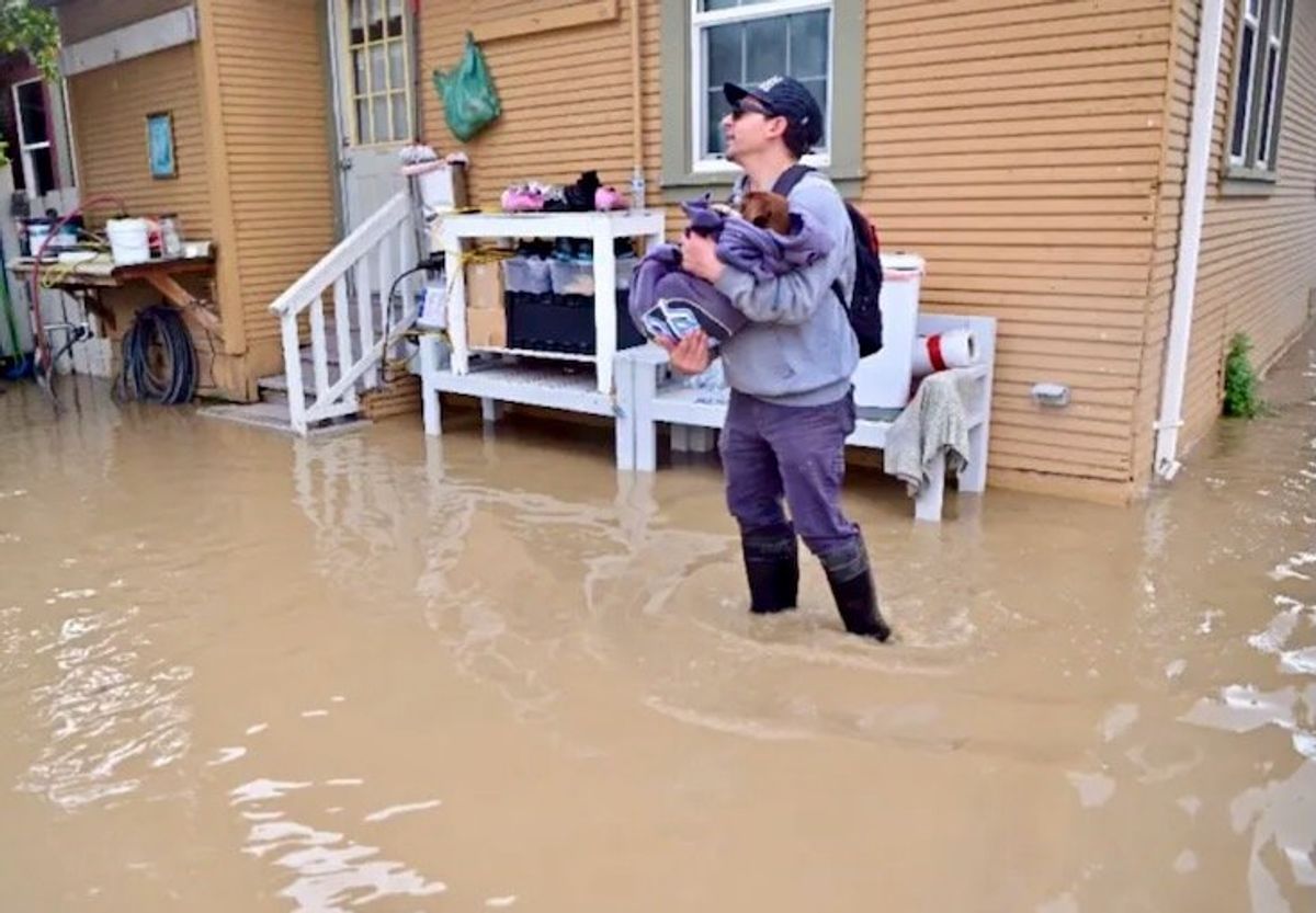 California scrambles to fix levee as another storm looms - Raw Story