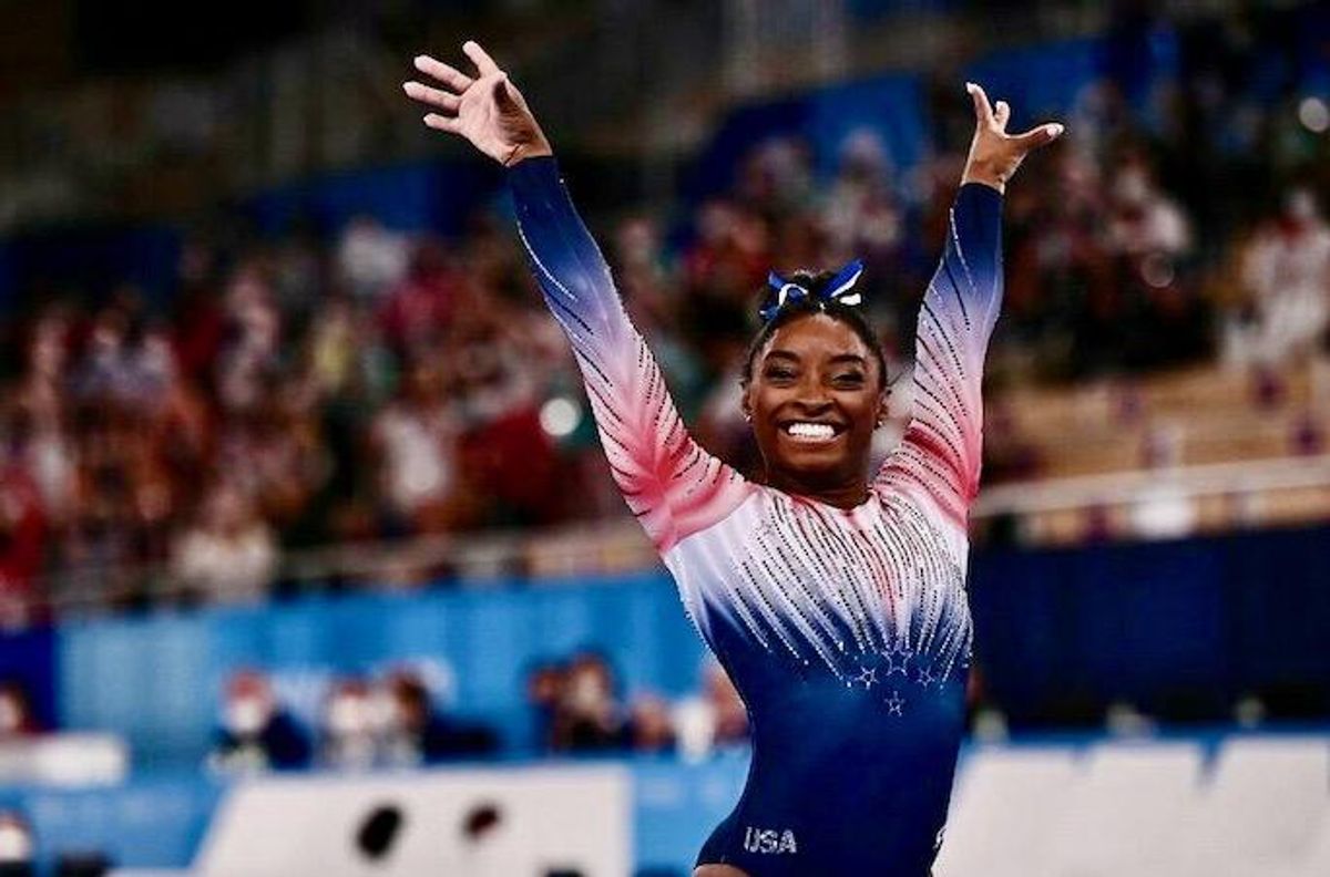 Simone Biles wins bronze medal on balance beam at Olympic return - Raw ...