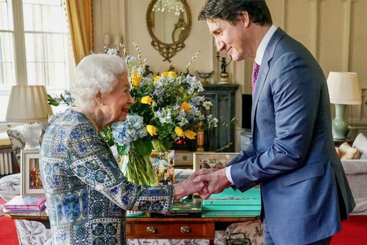 Queen Elizabeth II greets Trudeau in person after COVID scare - Raw Story