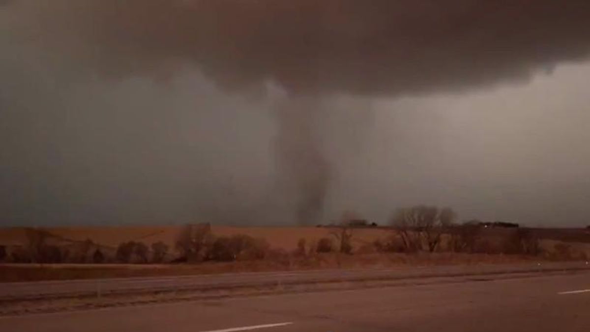 'Unprecedented extreme weather' batters Midwest days after tornadoes ...