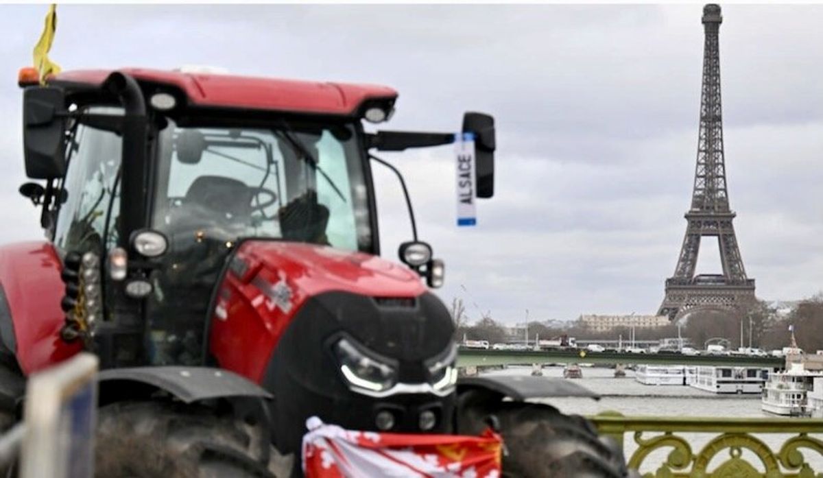 Tractors roll into Paris as farmers up pressure on Macron - Raw Story