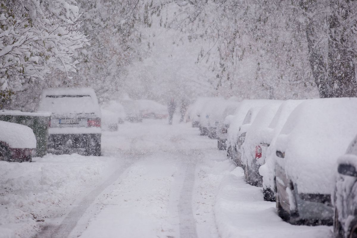 Snow hits Plains as 45 states prepare for sub-freezing temperatures ...