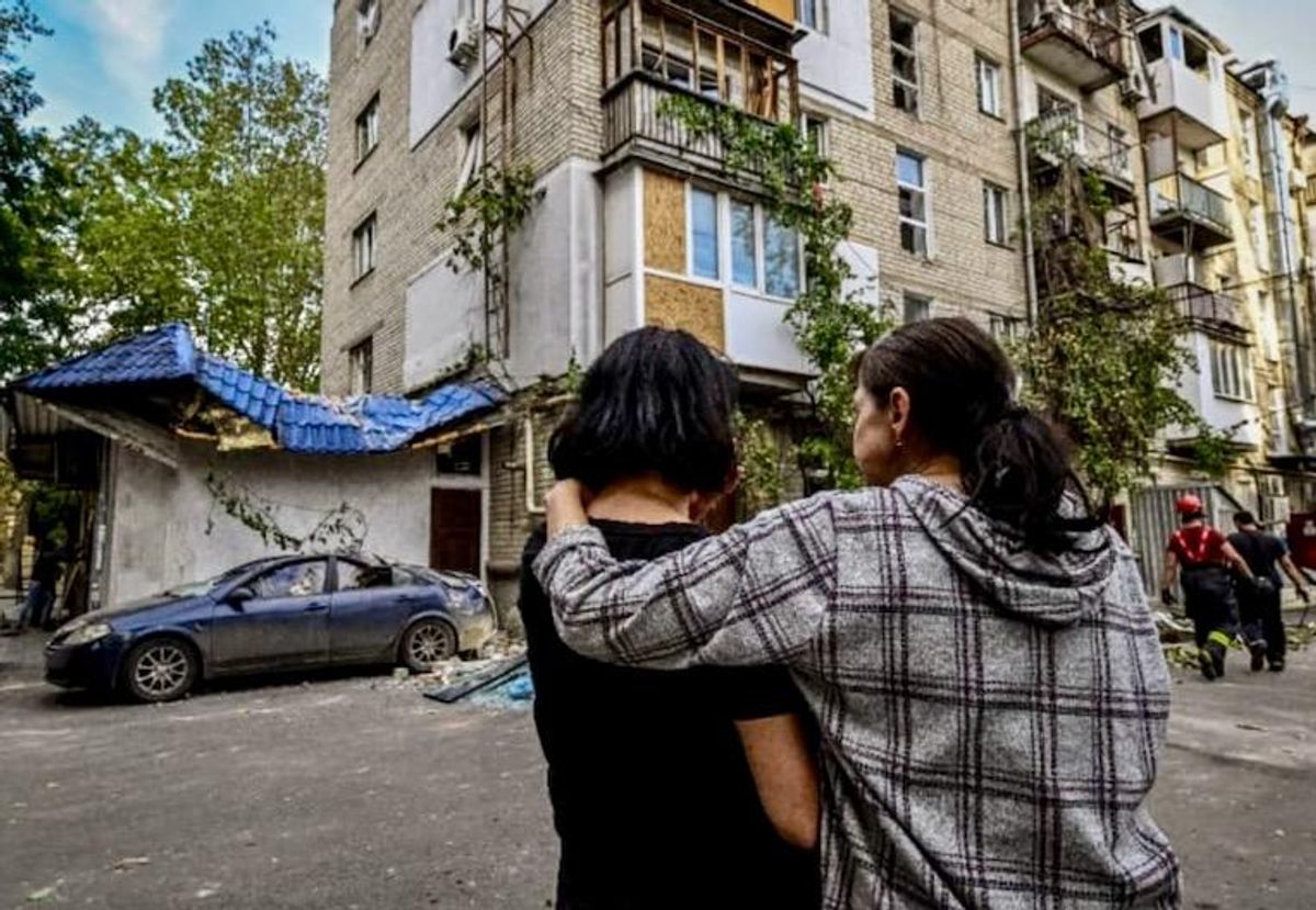 Ukraine forces enter key Russia-annexed town, Zelensky vows to press ...